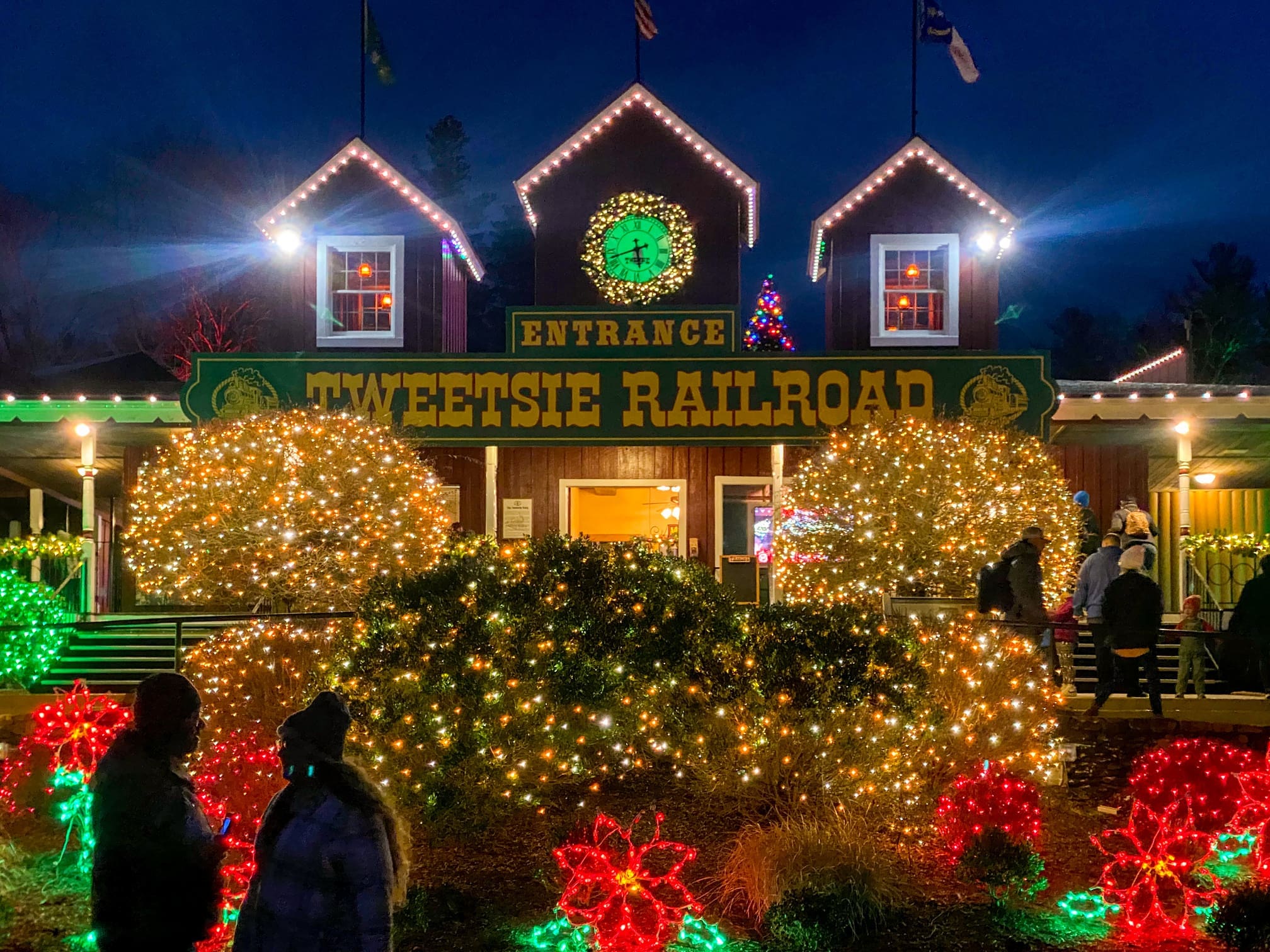 Tweetsie Christmas: A Wild West Holiday Adventure in North Carolina ...