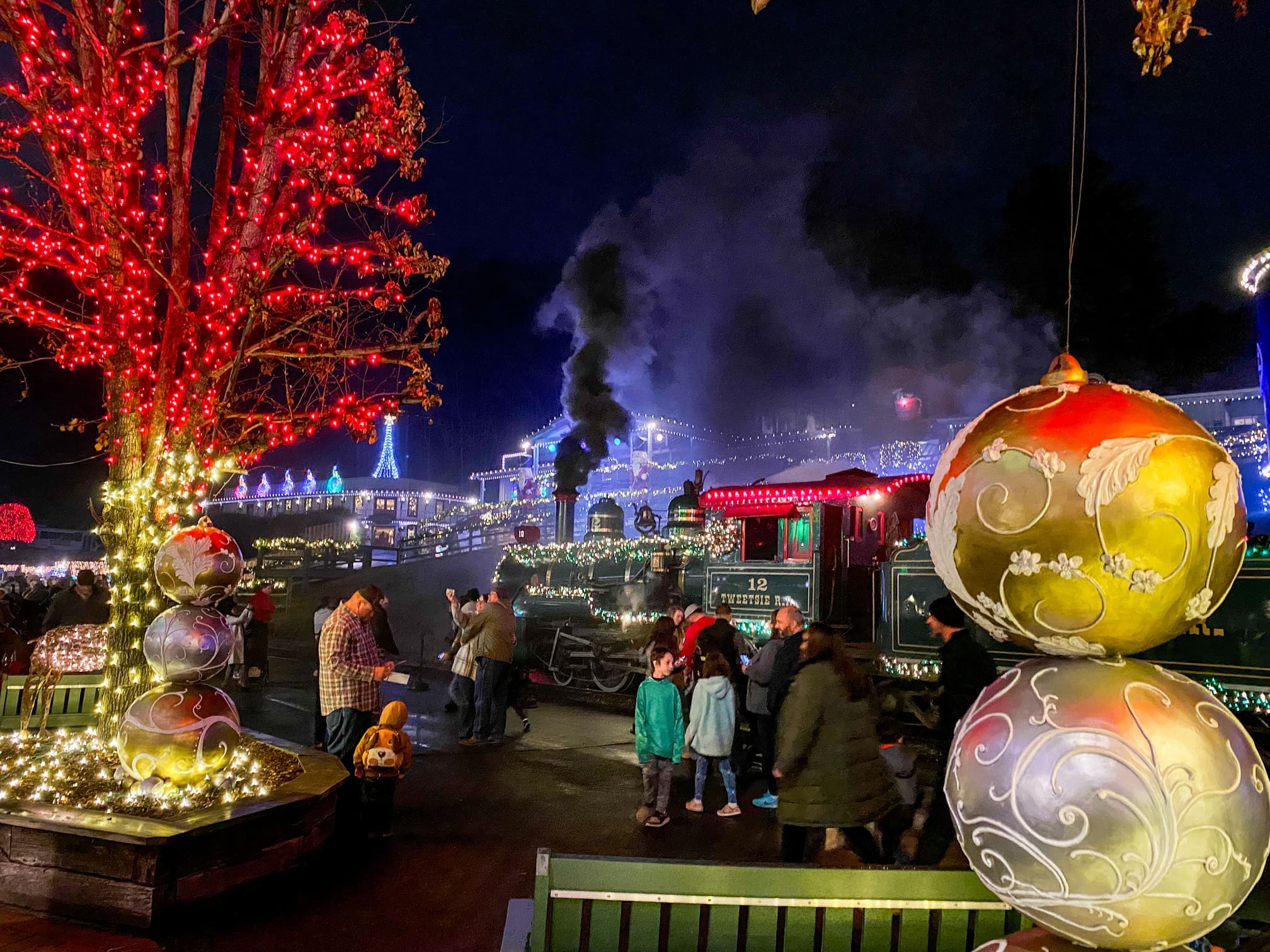 Tweetsie Christmas: A Wild West Holiday Adventure in North Carolina ...